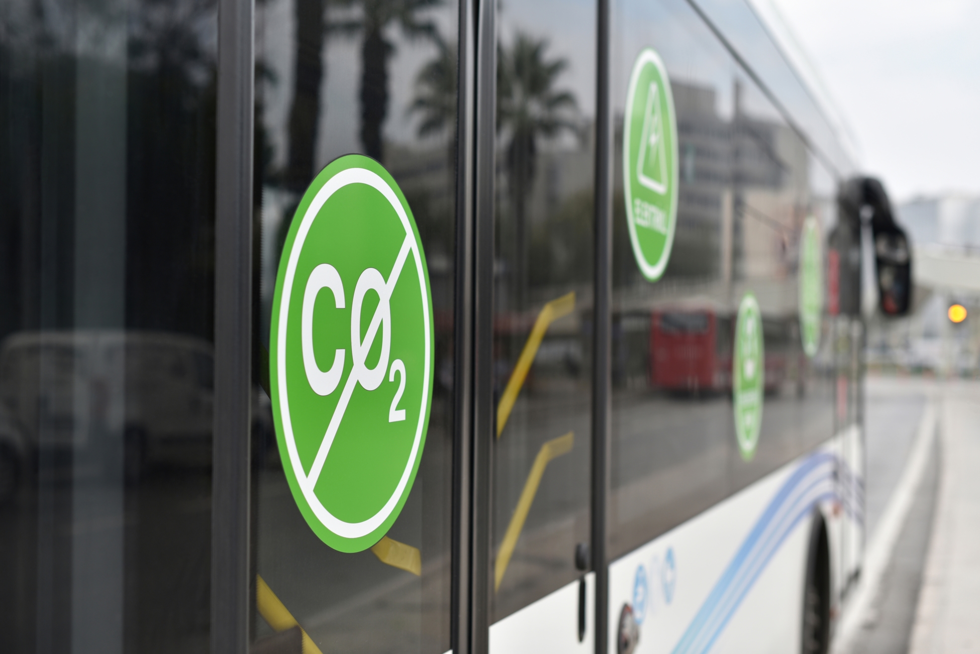 Ekspress-, fly- og turbussaktører tar grep!